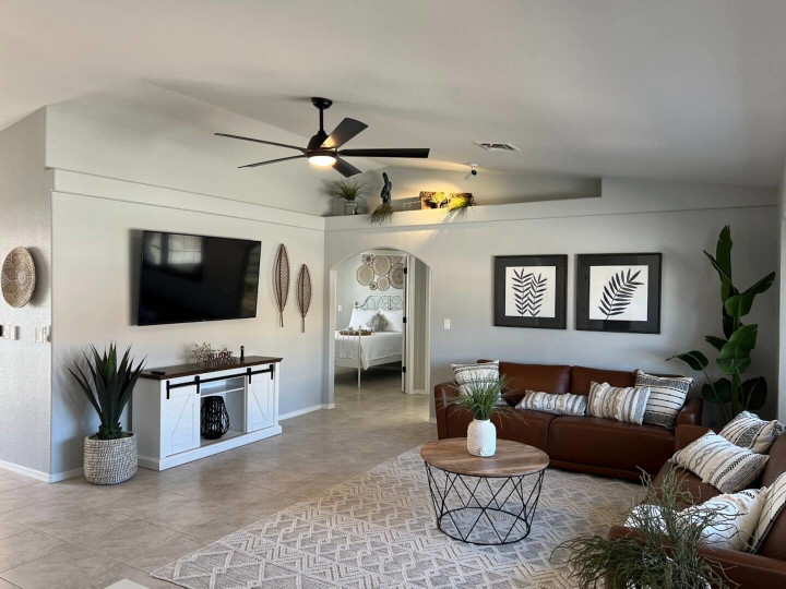 Lake View Oasis - Roomy Vacation Home With Pool - Arizona