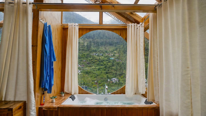 Jibhi Glass Heaven (Jacuzzi With Valleyview) - Jibhi