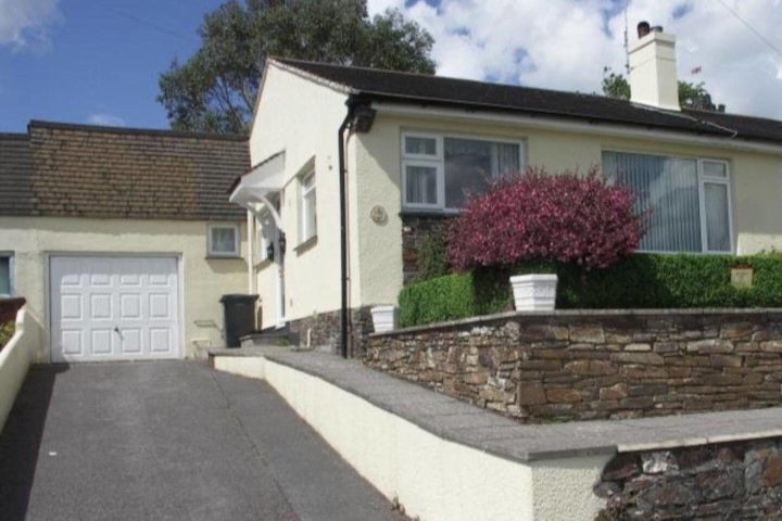Beautiful Well Equipped Bungalow, Sleeps 5 - Kingsbridge