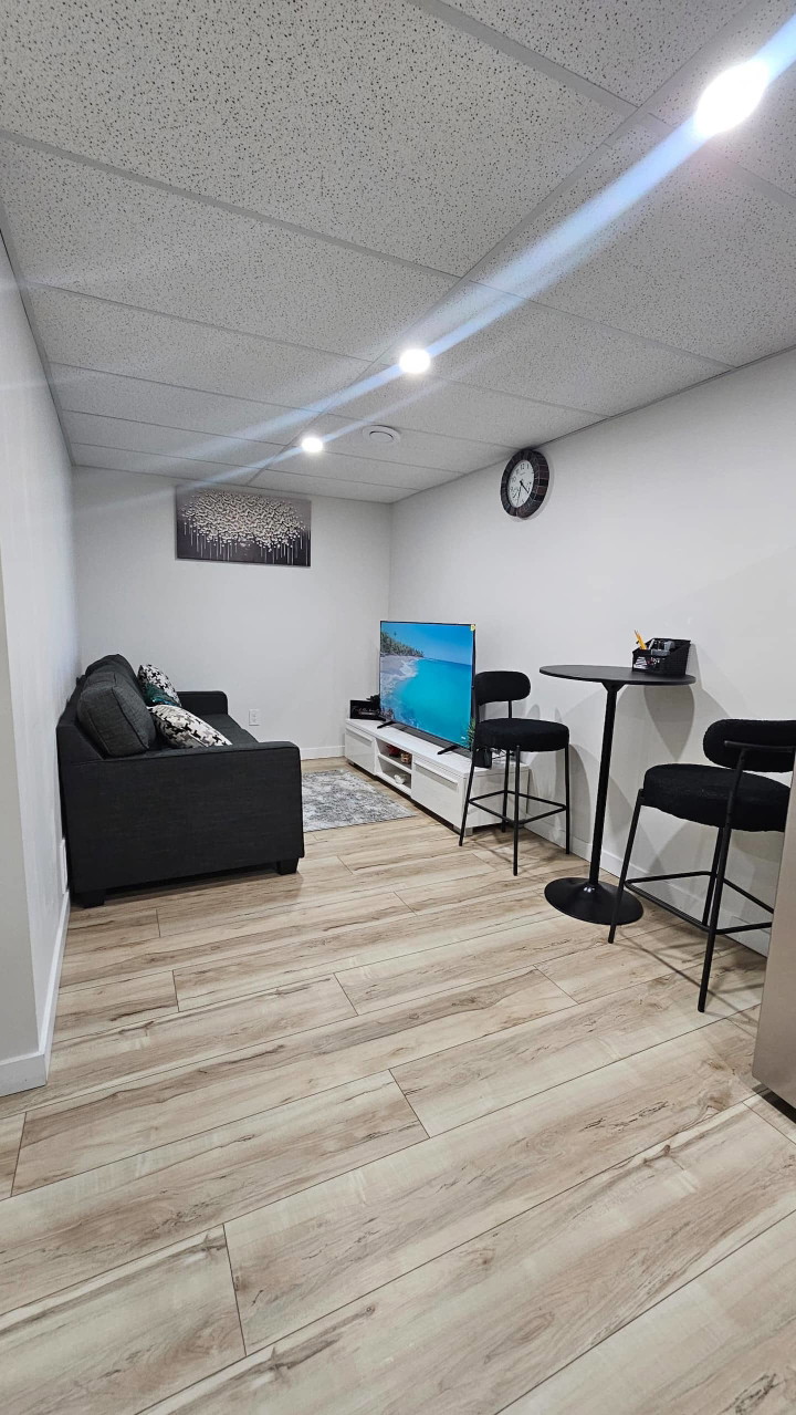 E & T 2 Bedroom Executive Suite - Manitoba
