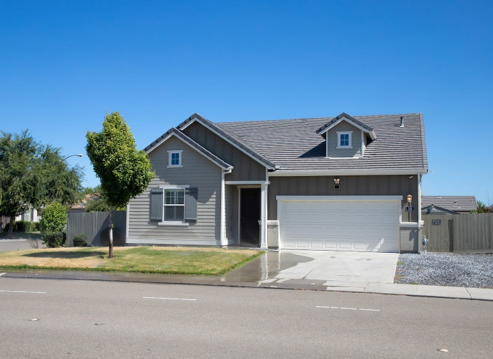 Luxury Modern 4bed 3bath Home Near 120 And Parks - Manteca, CA