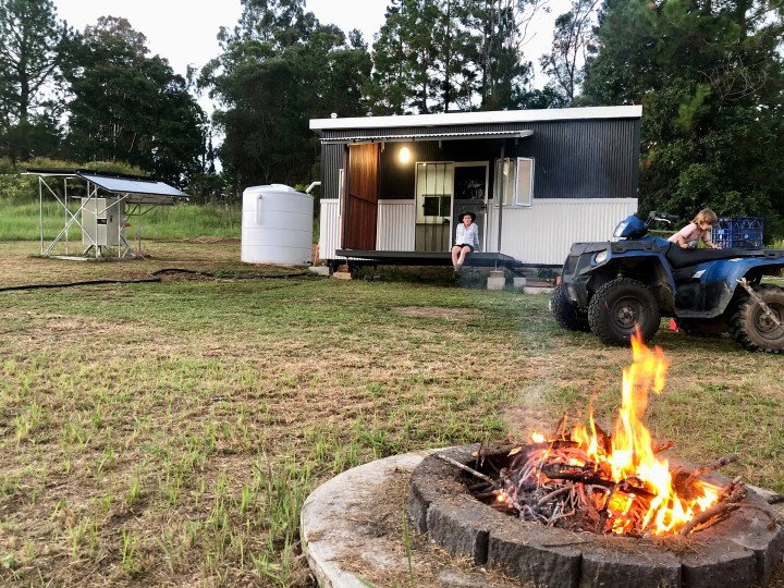 Bee & Goat Off-grid Tiny Homestead Stay - Gympie
