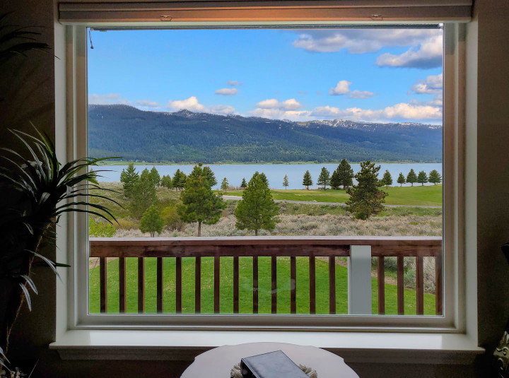 Cascade Getaway W/ Hot Tub, Overlooking Lake - Cascade, ID