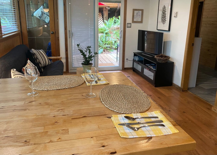 Island Forest Retreat - B&b - Bowen Island