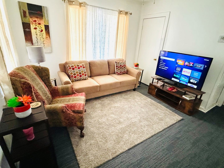 Red Door Lodge Of Alexandria 2-bedroom 1-bathroom - Alexandria, LA