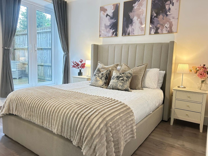 Spacious Southampton City Apartment With Courtyard - Southampton, UK