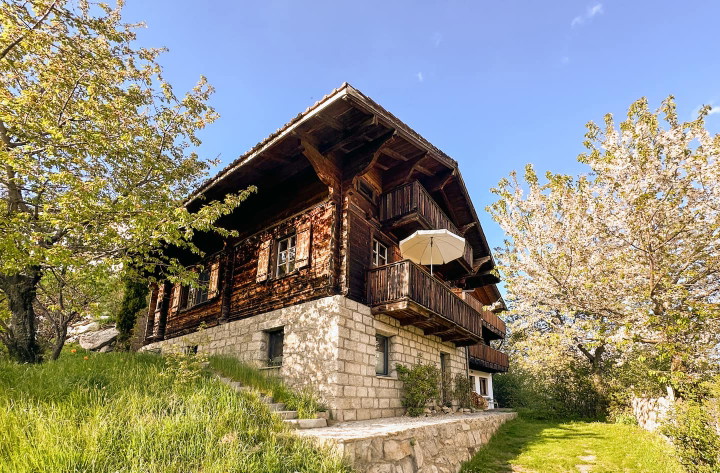 Hide-away Chalet In The Swiss Mountains With Sauna - Lax