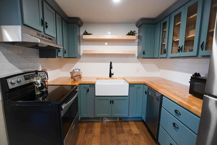 Back Bay Tuck-away *Private Downtown Parking Spot! - Wolfeboro, NH