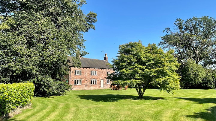 Barnes Lea Farmhouse - Leek