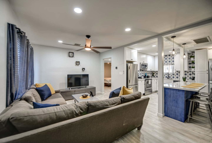 Modern-dwtn-5minphxairport-firepit-bbq-kingbd - Phoenix, AZ