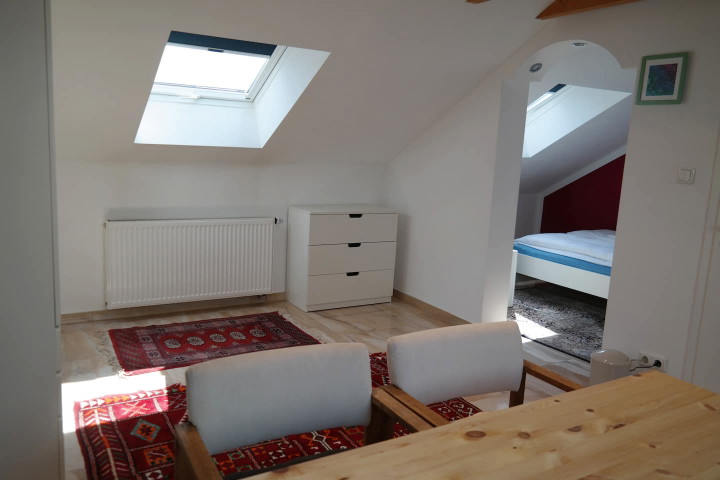 Helle Dachgeschosswohnung Mit 2,5 Zkb - Cassel, Allemagne