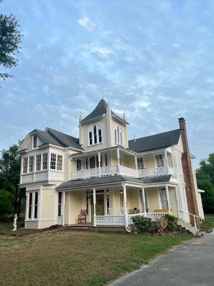 The Larissa House Inn - Jacksonville, TX