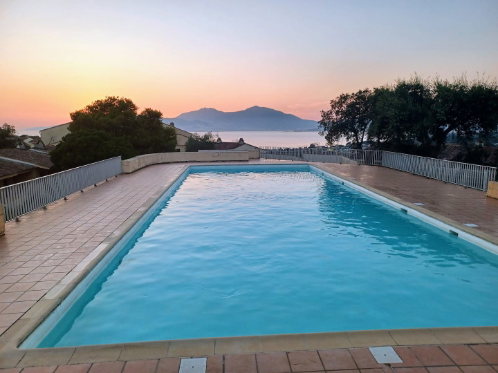 Duplex Climatisé à Porticcio - Avec Piscine. - Ajaccio