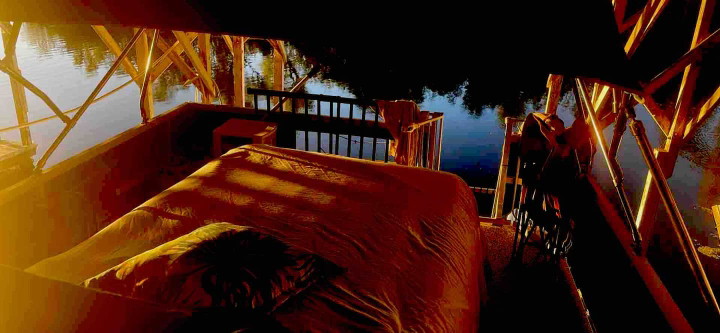 Delightful Houseboat Vacation - Discovery Bay, CA