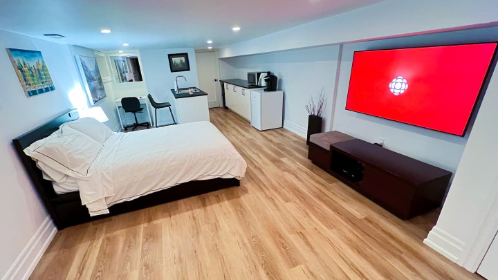 Une Suite Confortable Dans Corso Italia. - Toronto, ON