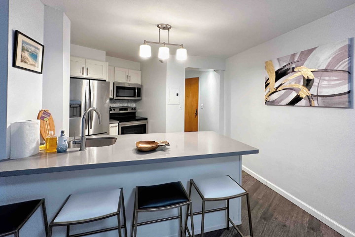 Spacious 1br Peekaboo Ocean View Free Parking Wifi - O‘ahu, HI