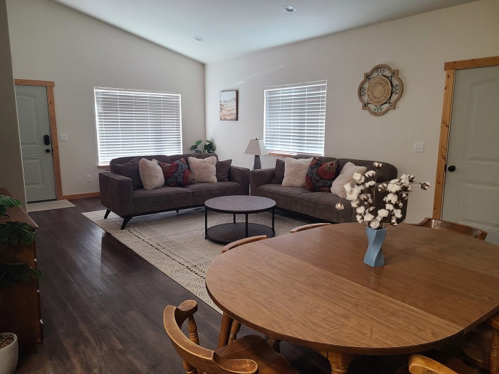 Fully Equipped Large Family House In-town Location - Montana