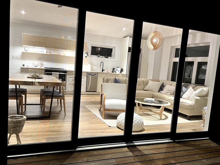 Loft On The Lake Modern Retreat - Elliot Lake
