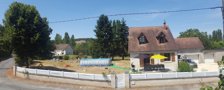 Oh, The Idea Of Home! Between Castles, Zoo And Futuroscope - Loches