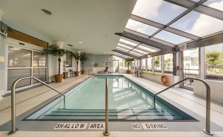 Monte Carlo Inn & Suites Downtown Markham - Toronto