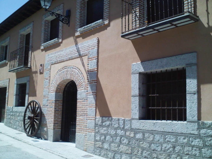 La Casa Madrona Country House - 18 People- Segovia Avila - España