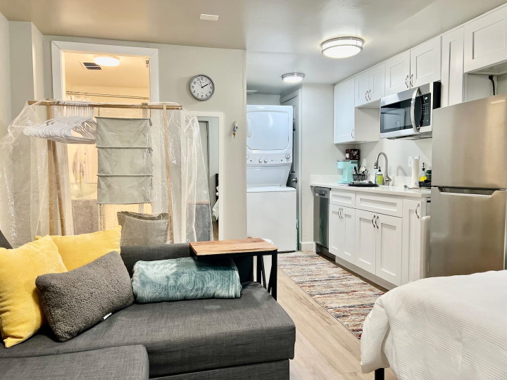 Charming Studio Apartment - Kirkland, WA