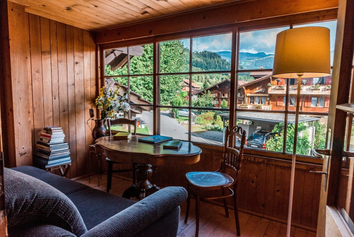 Simple And Rustic - Apartment In Historic House - Wilderswil