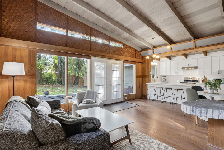 Mid-century Nest | Near Forest Park - Portland, OR
