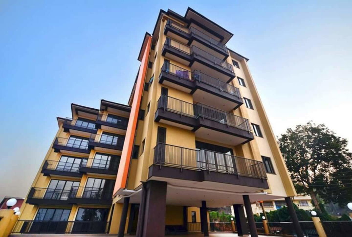 Bel Appartement De 2 Chambres En Face Du Centre Commercial Acacia - Kampala