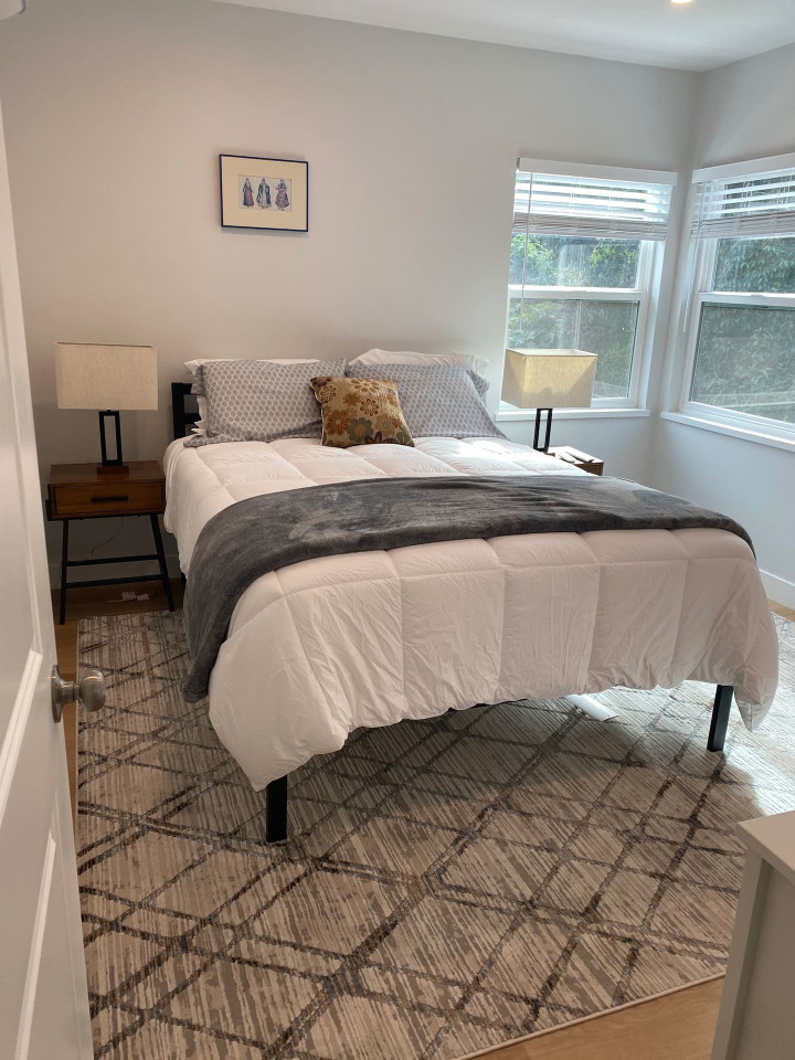 Stanford Side - Entire Apartment With Parking - Menlo Park, CA