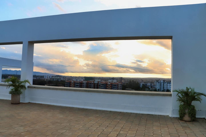 Cozy 1 Br Apt W/ Amazing Skyline Views, Ac & Ups - Nairobi
