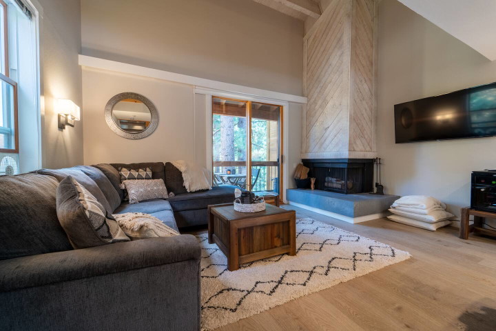 Cozy Hideaway For Hikers, Skiers & Chefs - Lake Tahoe