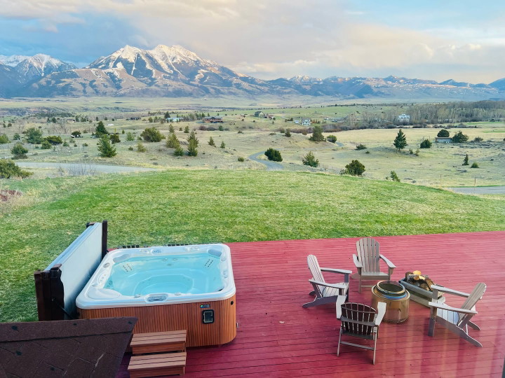 Big Sky Views, Huge Hot Tub, 2 Fireplaces, Sauna - Emigrant, MT