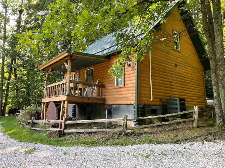 Cozy Cabin Nestled In The Woods. - French Lick, IN