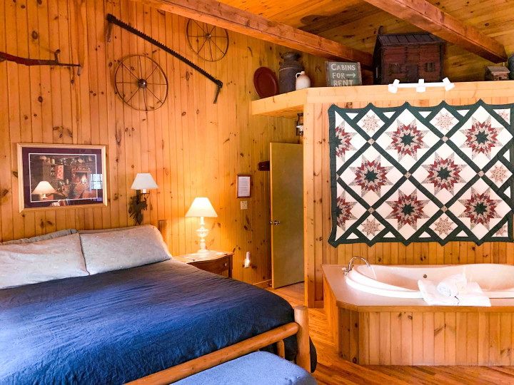 Deerfield Honeymoon Cottage At Autumn Ridge - Lexington, VA