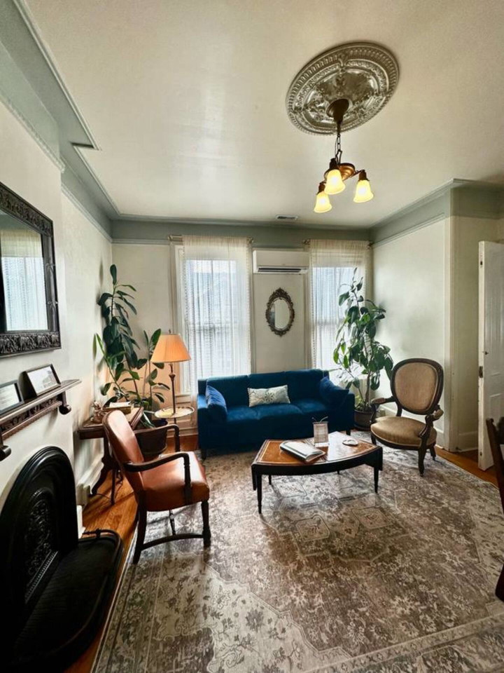 Comfy Victorian 2b & 2ba | Heart Of City W/parking - Ithaca, NY
