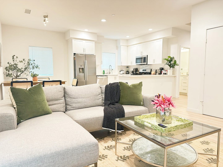 Close To Claremont College  Pomona Dmv 2b & 2b Apt - Pomona, CA