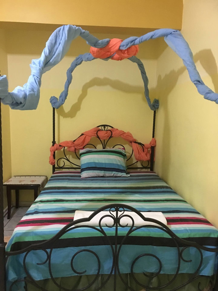 Shernest Guest House - Puerto España