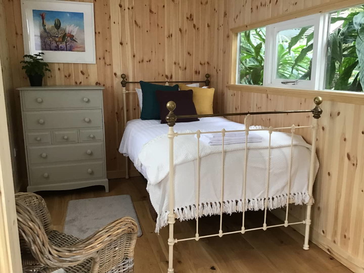Greenhouse Cabin At Ventnor Botanic Garden - Isle of Wight