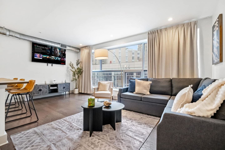 Spacious Downtown 1br Walkable Rooftop & Gym - Pittsburgh