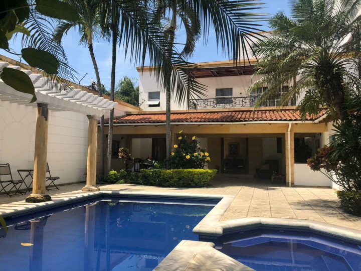 Casa En Ciudad Jardin Con Piscina - Cali