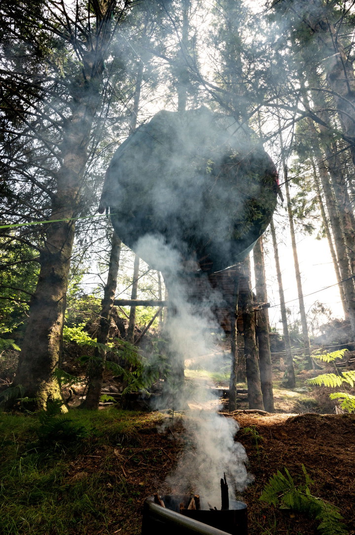 Tree Tent Escape & Barrel Hot Tub In Forest Canopy - United Kingdom