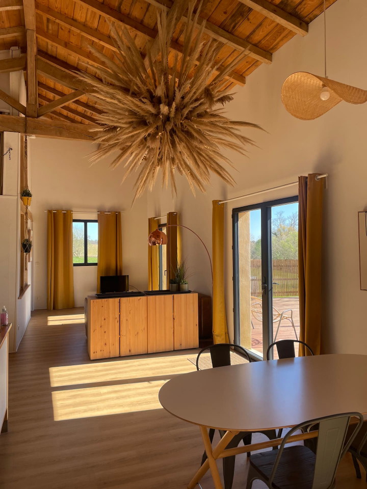 Gîte Lumineux Petit Jamboy: Calme, Grande Terrasse - Gers