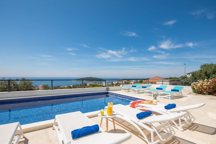 Pool & Seaview! Perfect Vacation - Primošten