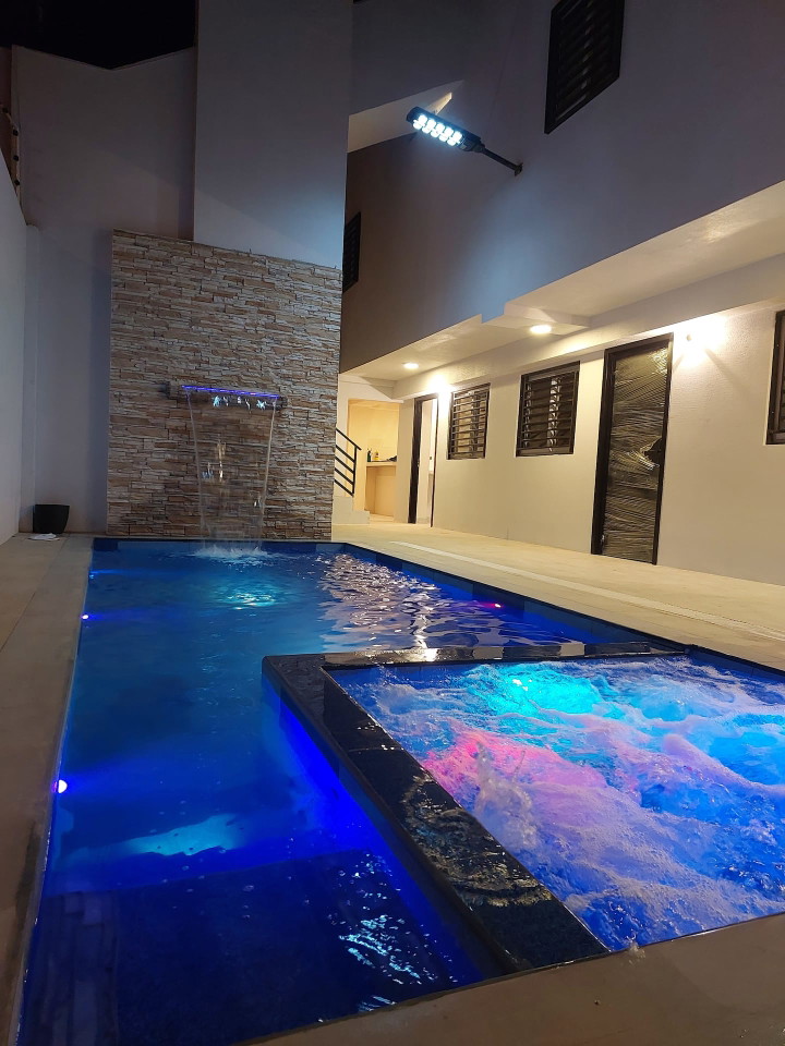 Queen Suite  Private  Pool  A/c And Kitchen - Montanita