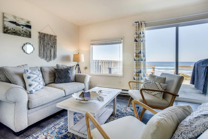 Ocean Front With Views! Dogs Ok! ~ Surfside North - Newport, OR