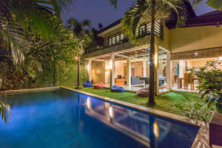 Villa Emma, 2 Villas, 5 Bedrooms , 2 Pool, - Seminyak