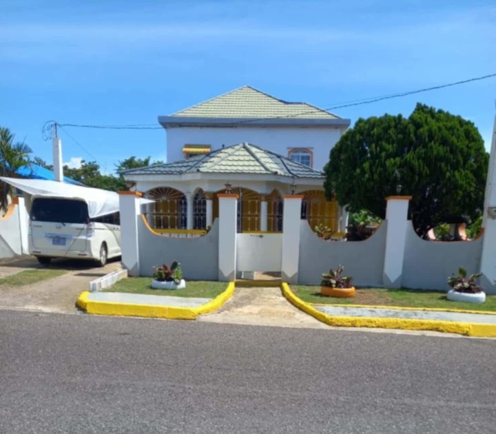 Claudeths Haven - Jamaica