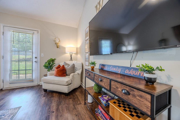 Along The Way 3br/3ba Auburn Townhome - Auburn, AL