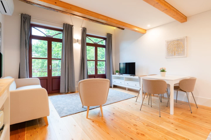Spacious & Family Flat By Hostwise - Guimarães